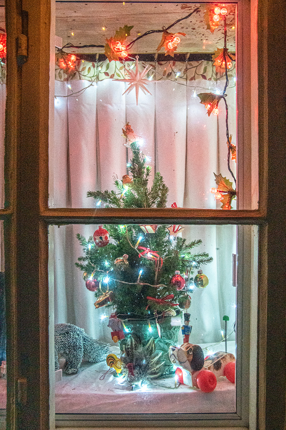 Sulgrave Village Advent Calendar Windows 2024. No 15 on Sunday 15th ...